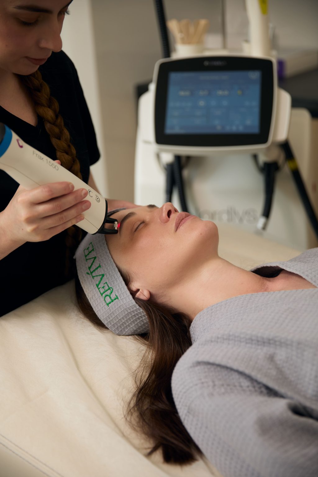 Лазерна естетична медицина – Revive Clinic